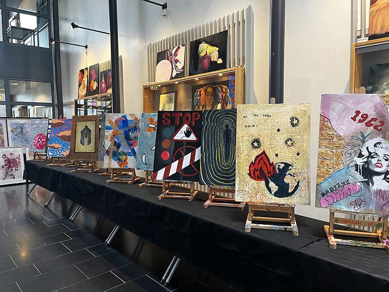 Elevutstilling ved Kunst, design og arkitektur. - Rosenvilde ...